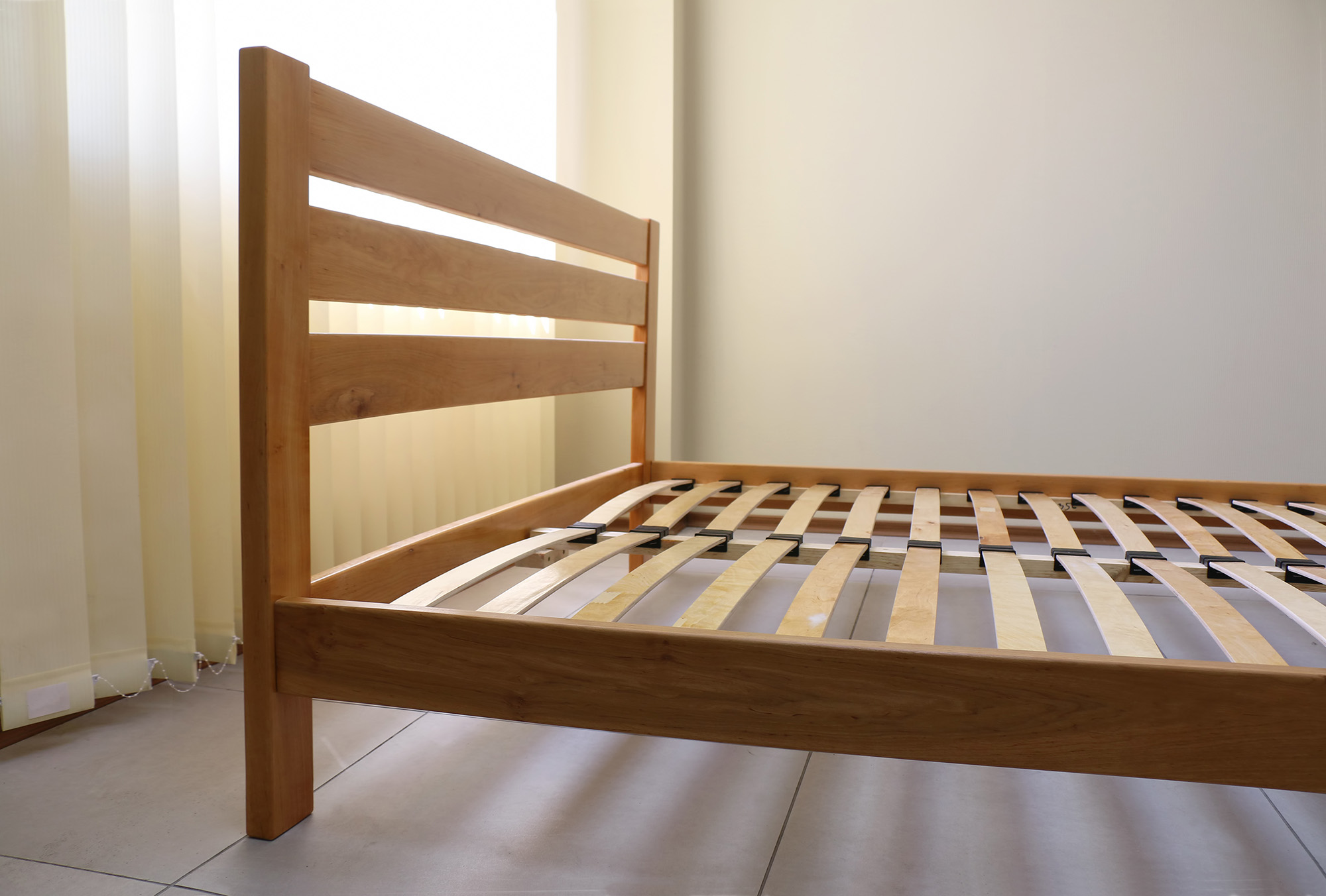 Second hand double bed frames for sale store